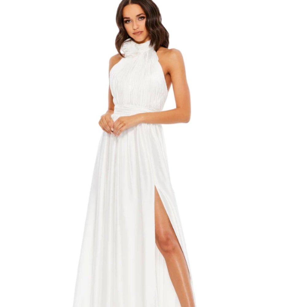 Mac Duggal Rosette Pleated Halter White Gown Sz 6 - Gem